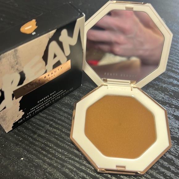 Fenty Beauty | Makeup | Fenty Beauty Teddy Cheeks Out Bronzer | Poshmark
